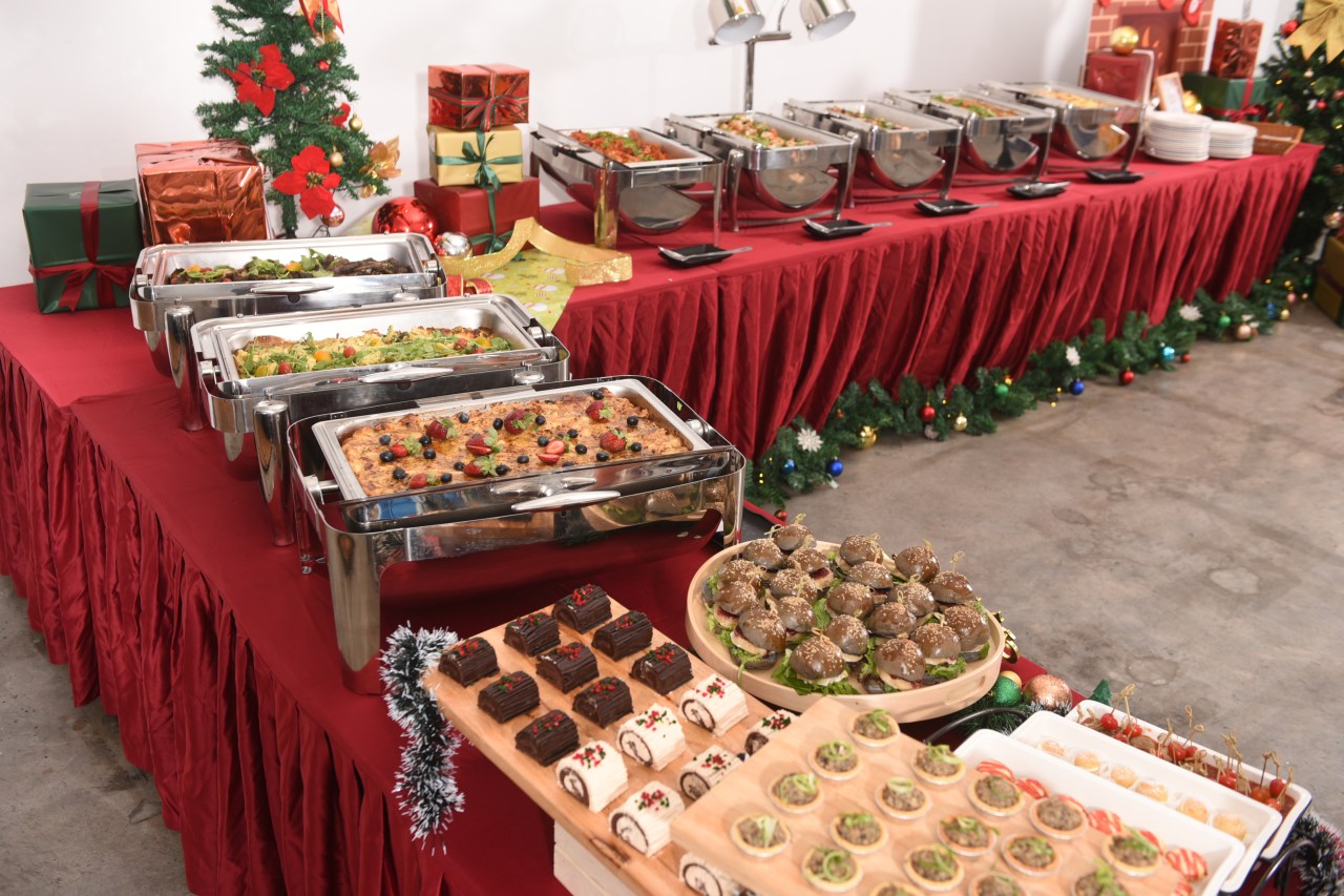 Christmas Catering 2025 - RunningMen Catering