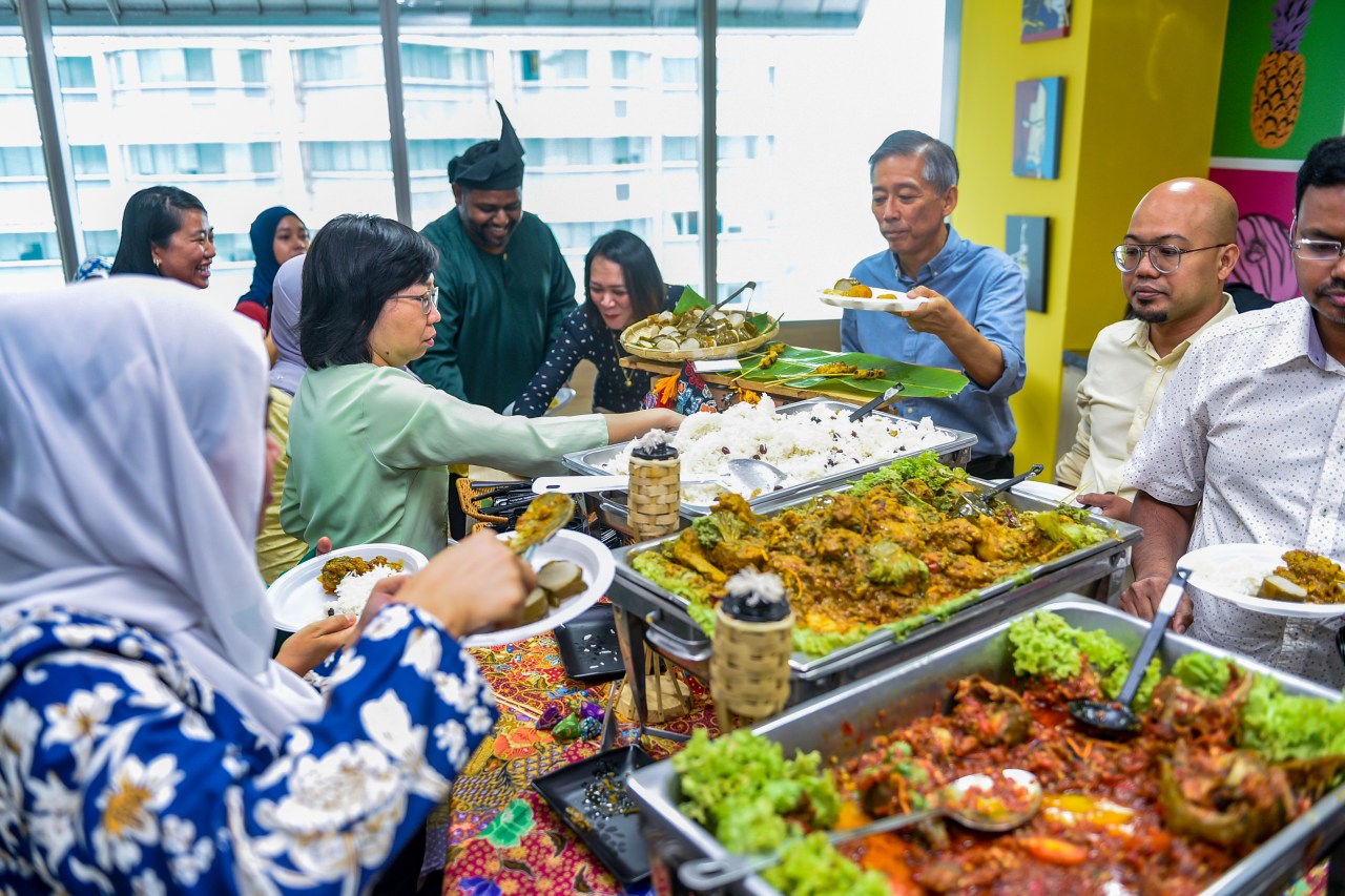 Halal Catering 101: Everything You Need to Know for Your Next Event - RunningMen Catering